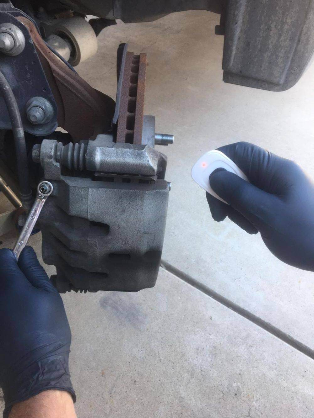 Fender Lizard One-Person Brake Tool | Graves Tool Company